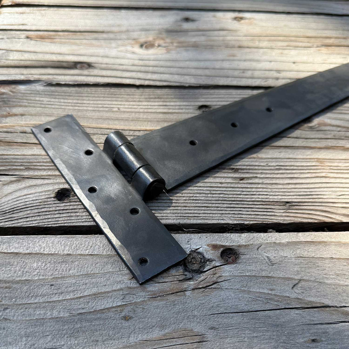 15 Inch Blacksmith Forged T / Strap Hinge - Round Tip – Lostwestern
